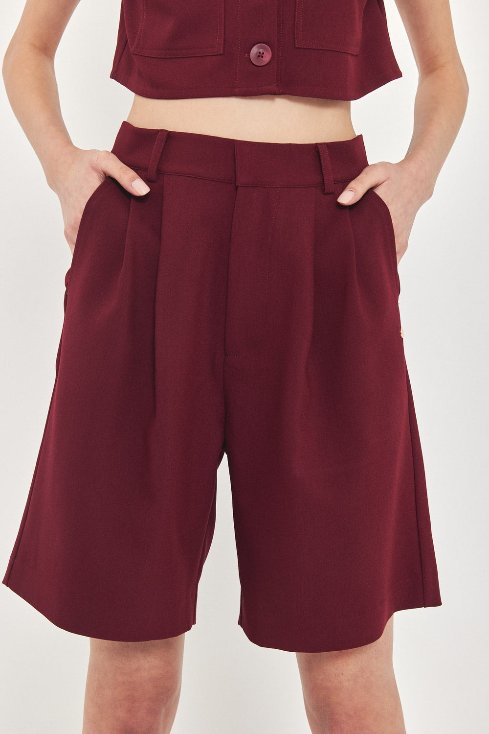 Wine Bermuda for women.
